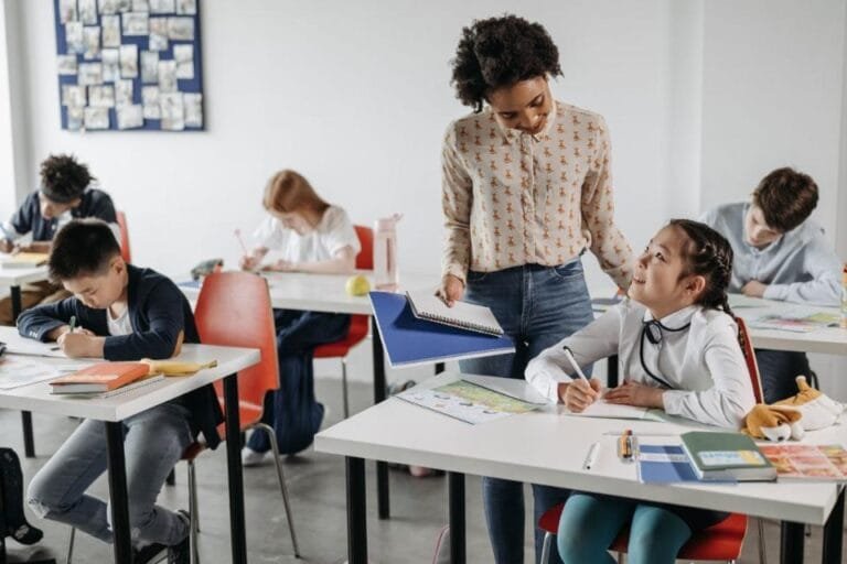How to Become Your Teacher’s Favorite Student - Vidhyanjali Academy School